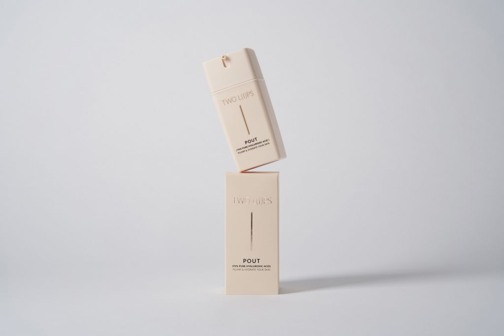 TWO L(I)PS CONTINUES BREAKING SOCIAL AND CULTURAL TABOOS AS IT ...
